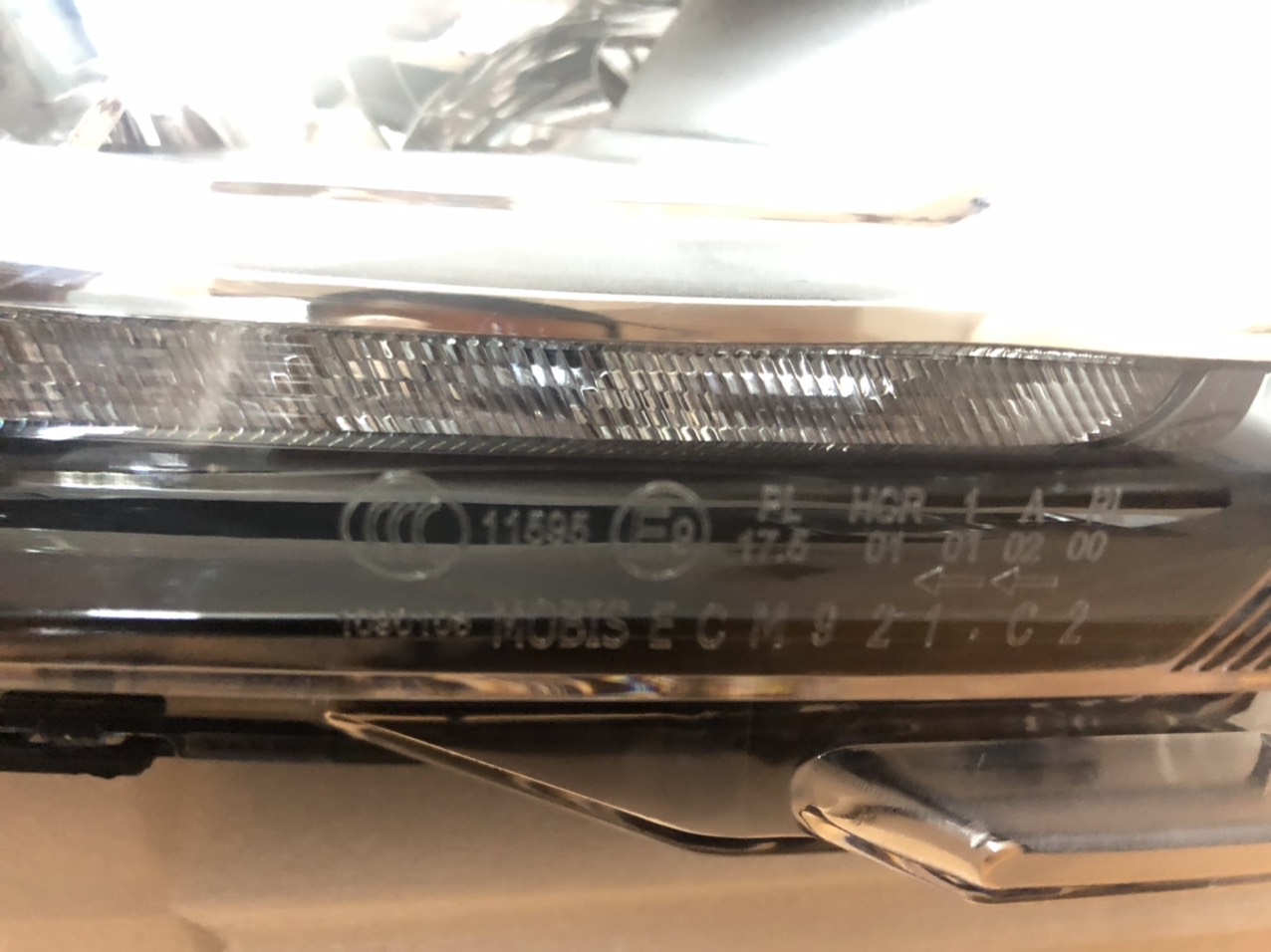 Đèn pha uotlander 1 bi halogen 18 - 20 8301C854-8301C191 - Phụ tùng ...