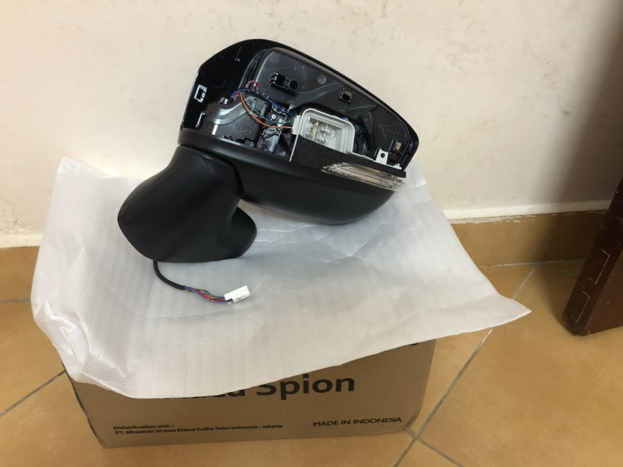 Cụm gương chiếu hậu xpander 18-20 gập điện 7 giắc - Phụ tùng Mitsubishi ...
