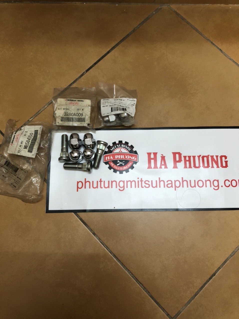 Ốc tắc kê lốp, bulon lốp, mitsu pajero v33, v43, v45,v31 - 3880A009 ...