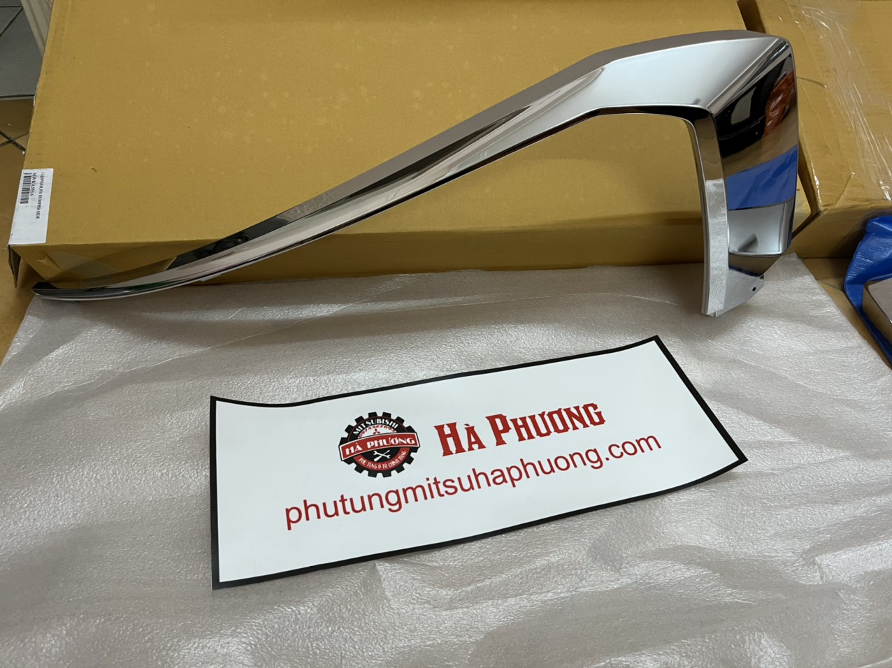 ốp mạ trang trí, ốp mạ crom cản trước trên pajero sport 2020-2022 ...