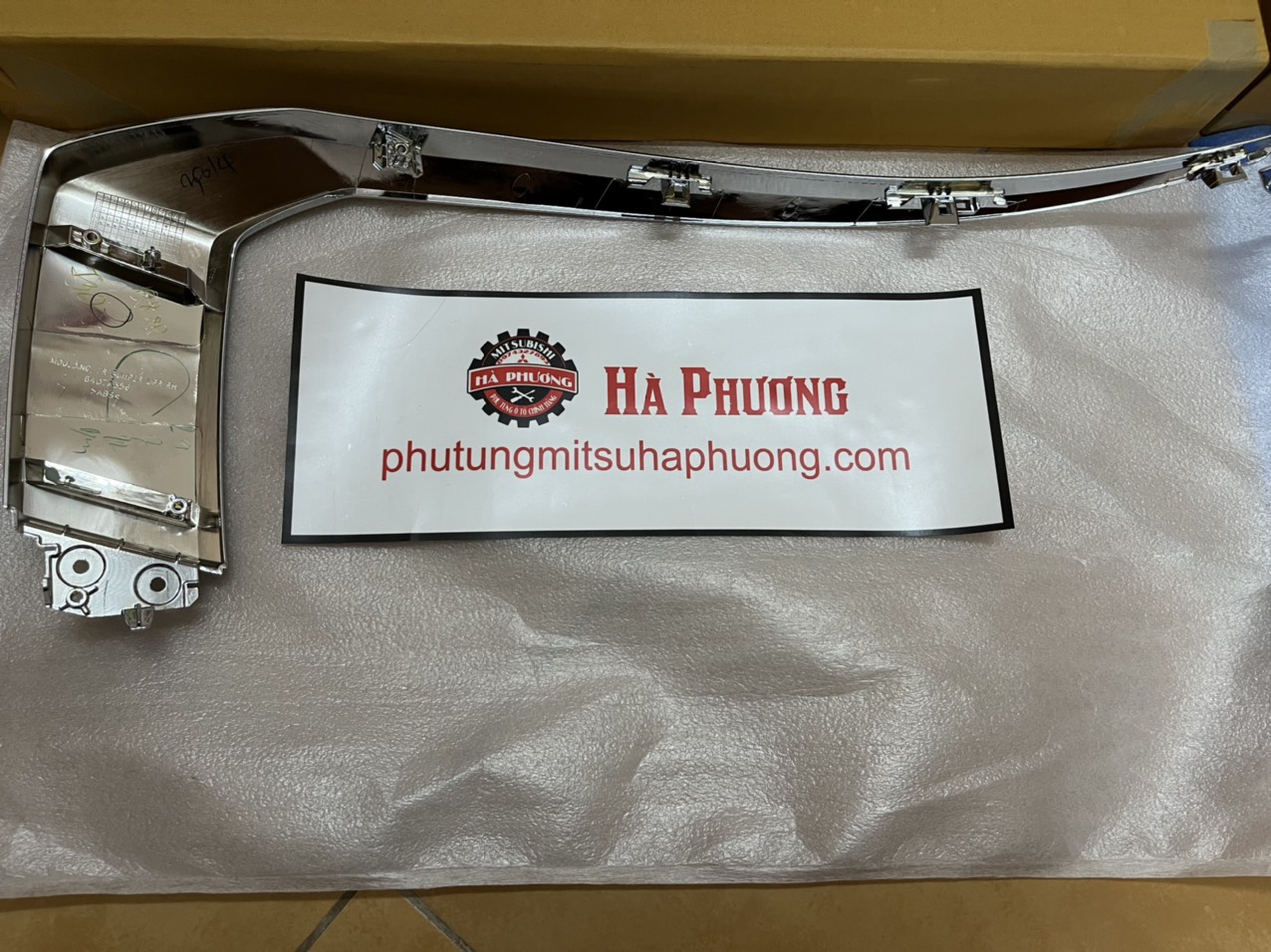 ốp mạ trang trí, ốp mạ crom cản trước trên pajero sport 2020-2022 ...