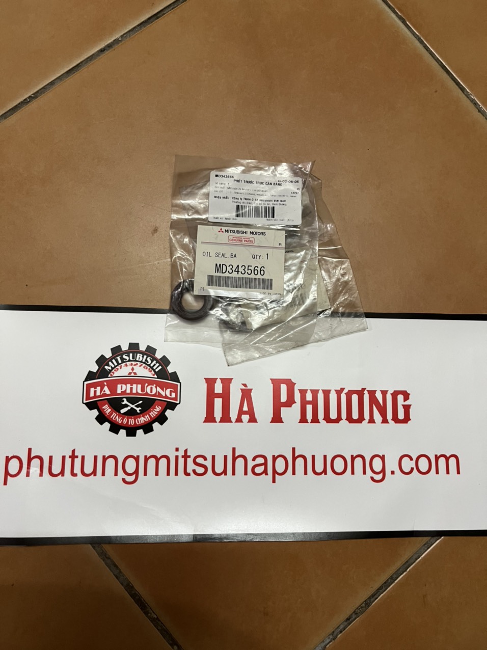 phớt đối trọng lái, phụ mitsu triton, zinger , pajero sport MD343566 ...