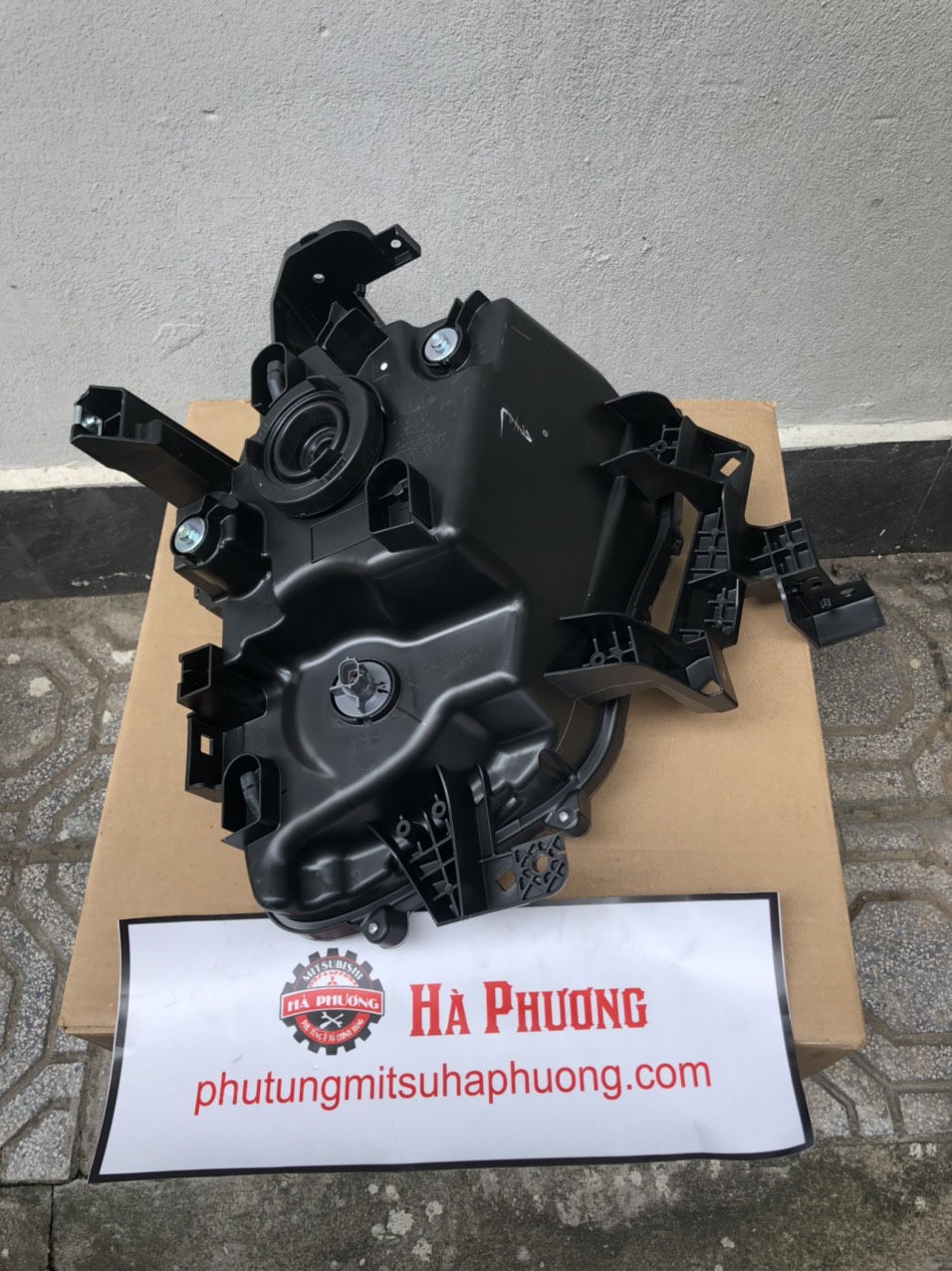 đèn pha oto mitsubishi xpander 2018 -2020 : 8301D119 -8301D121 - Phụ ...