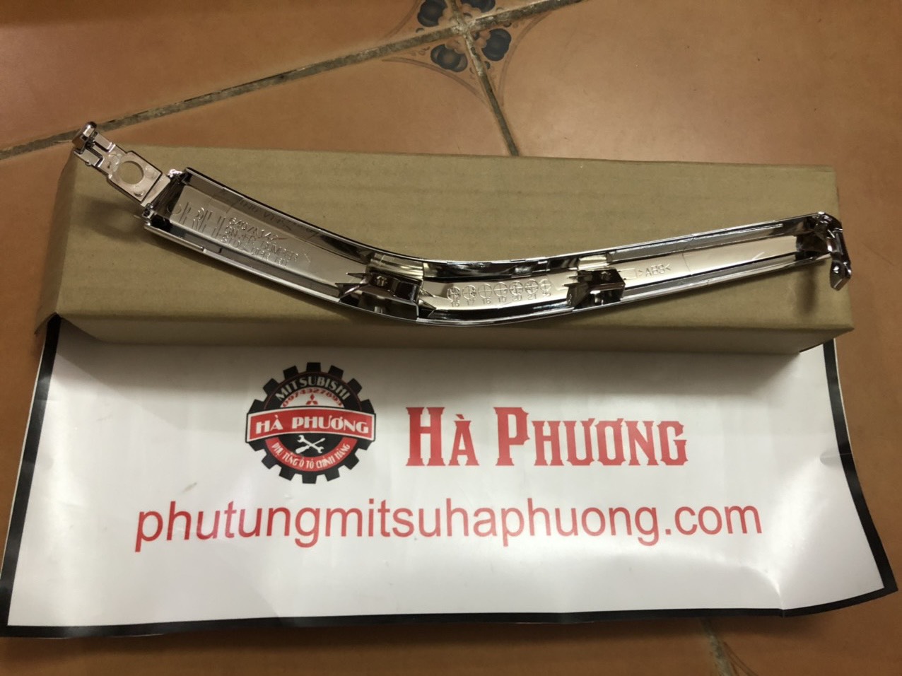 Ốp mạ cản trên mitsubishi uotlander 2017- 2022 : 6407A141- 6407A142 ...