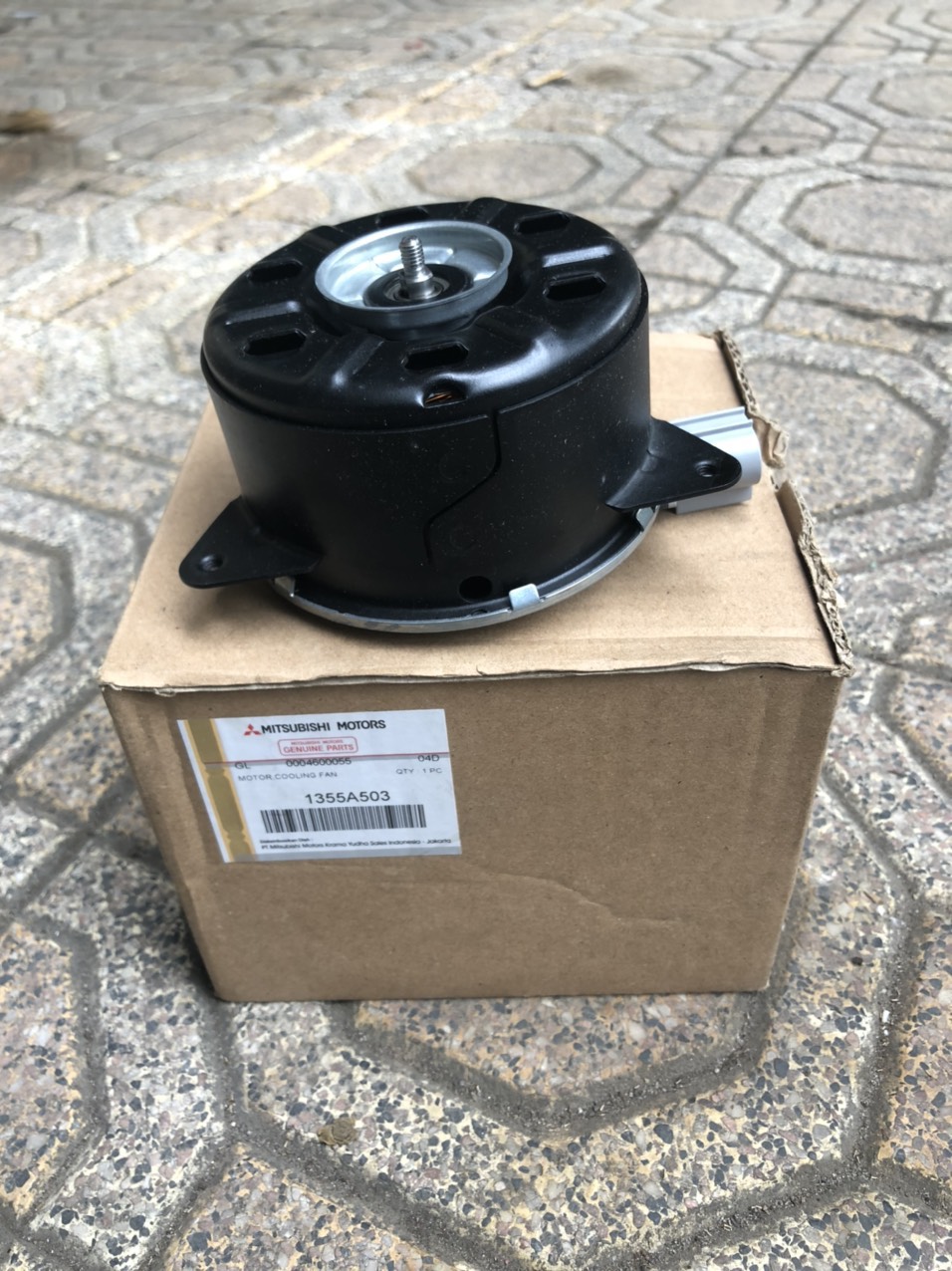 mô tơ quạt làm mát mitsubishi xpander xịn chính hãng, giá tốt, uy tín ...