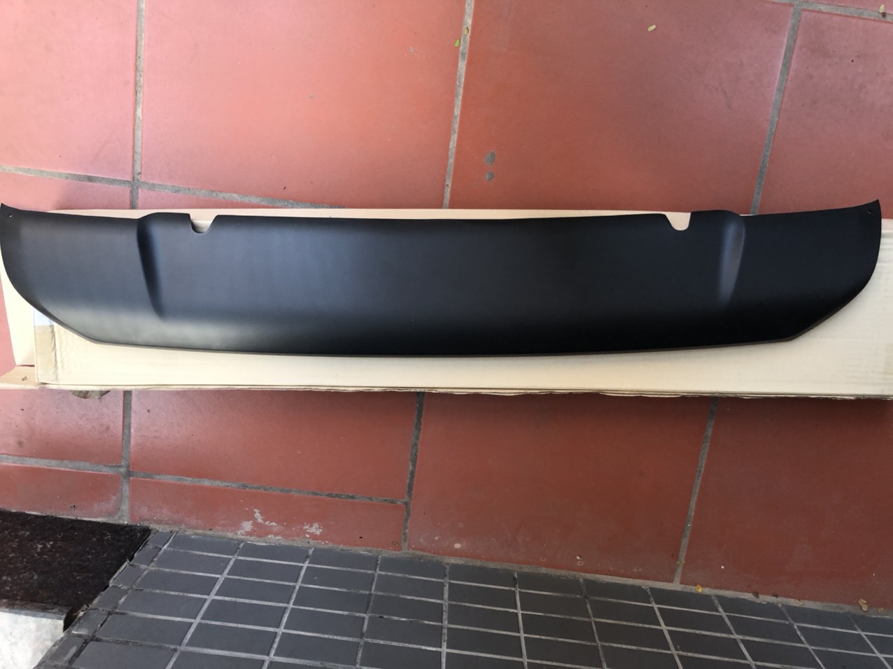 ốp dưới cản trước mitsubishi triton 2015-2019 : 6400F911, 6400F912 ...