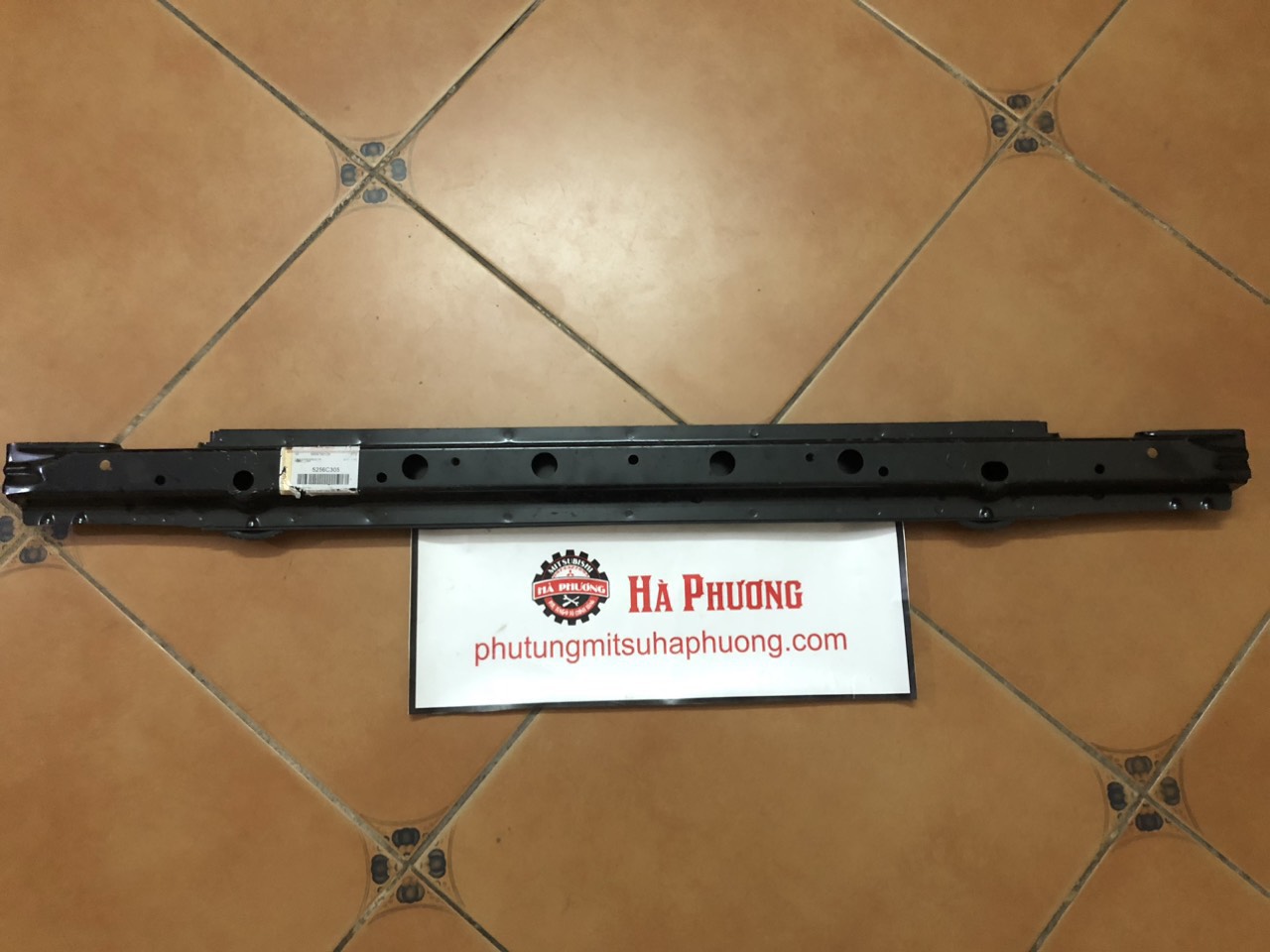 Xương ngang dưới dàn nóng két nước xe mitsubishi xpander hàng xịn chính ...