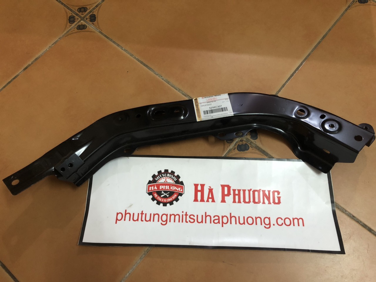 Xương đỡ đèn pha mitsubishi xpander hàng xịn chính hãng, giá tốt ...