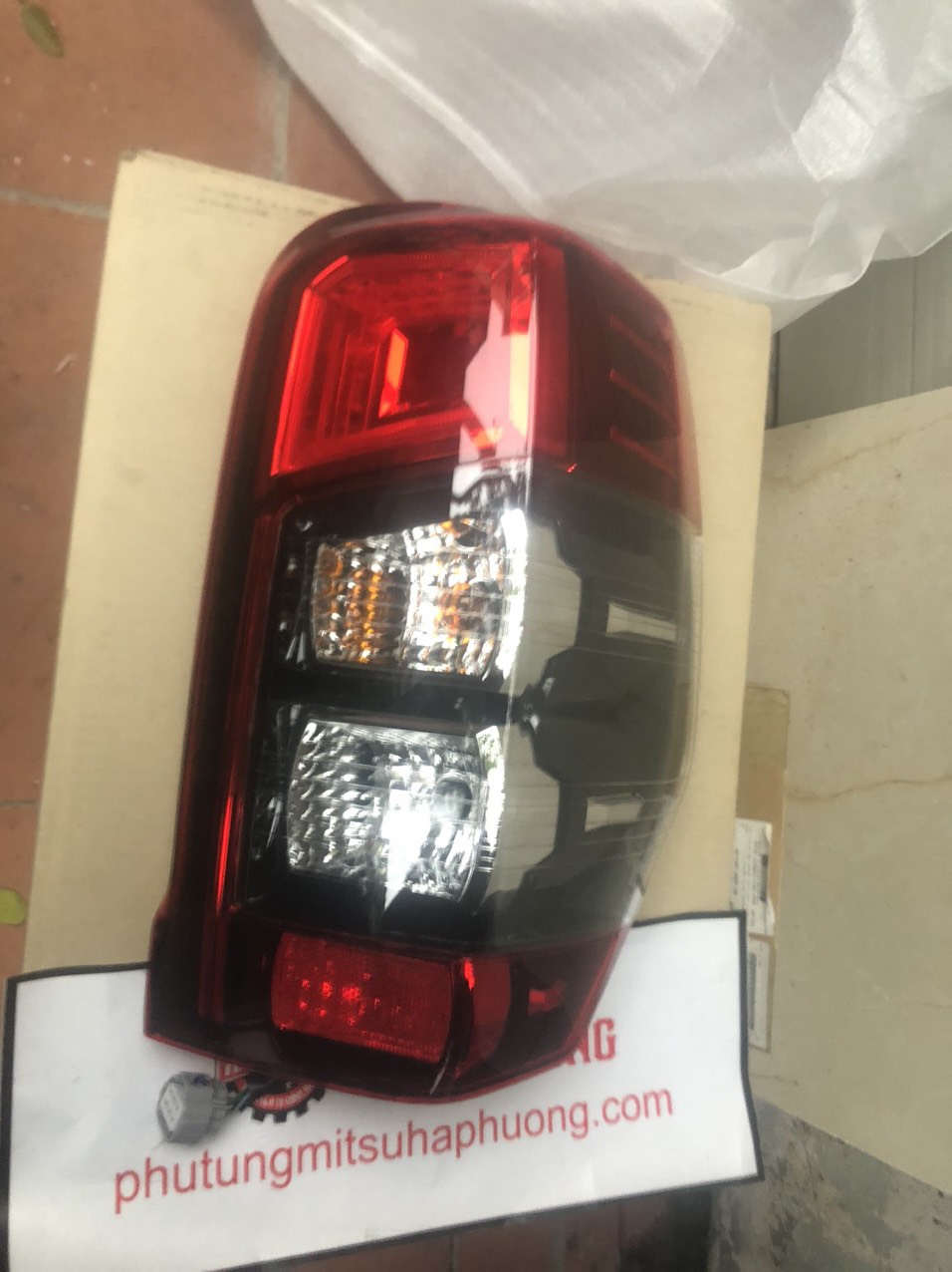 đèn hậu xe mitsubishi triton 2020 - 2023 hàng xịn chính hãng, giá tốt ...