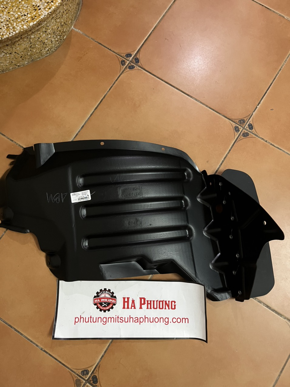 lòng dè chắn bùn trước miếng ngắn xe mitsubishi triton 2018- 2022 hàng ...