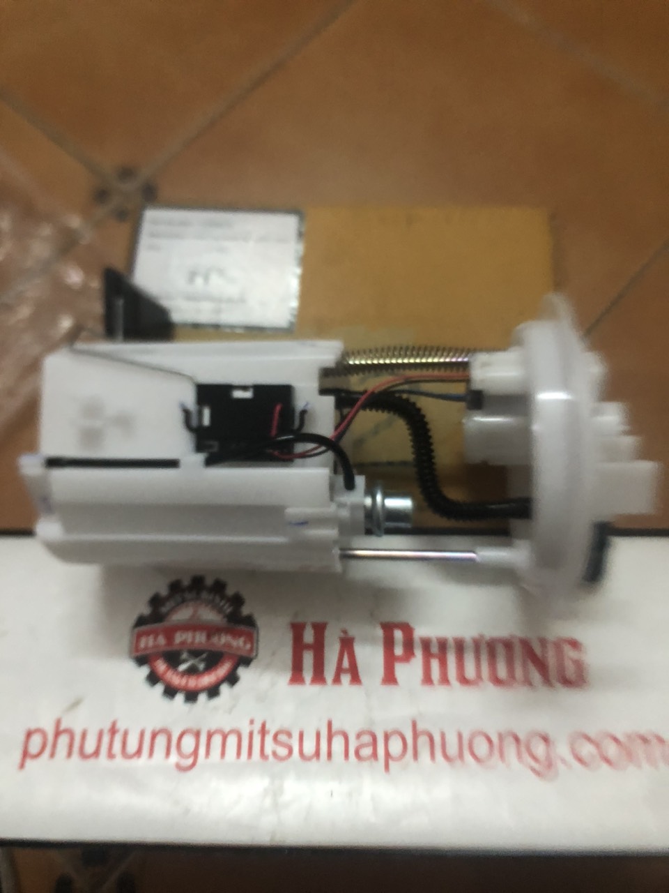 Cụm bơm xăng, bơm nhiên liệu xe mitsubishi attrage, mirage hàng xịn ...