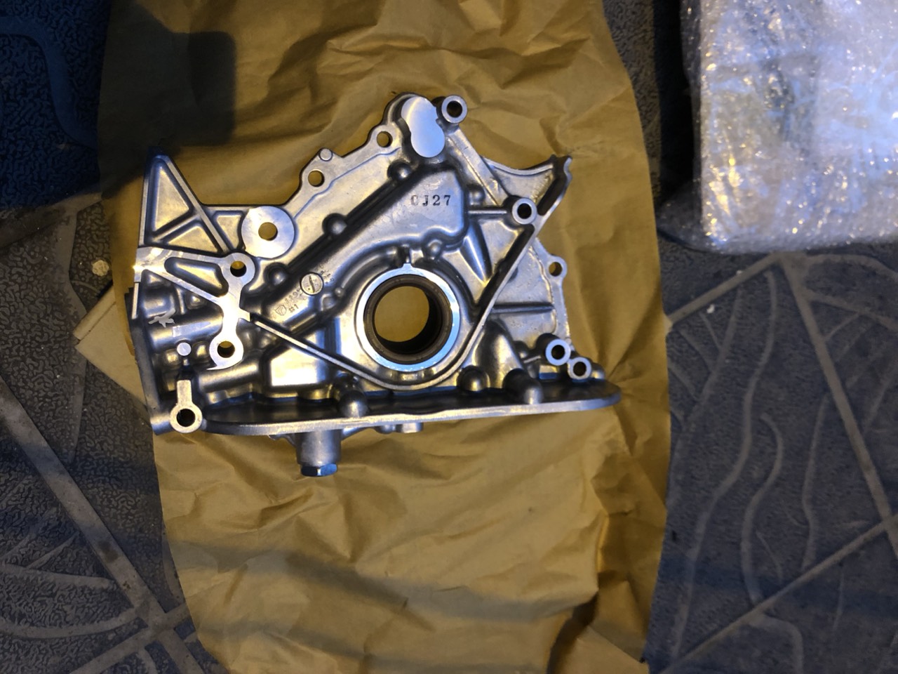 bơm dầu xe mitsubishi pajero sport 2015 - 2016 - 2017 máy xăng hàng xịn ...